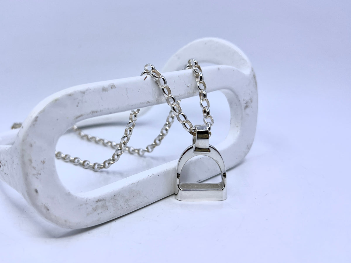 Stirrup Pendant and Chain Sets – Chele Clarkin Jewellery